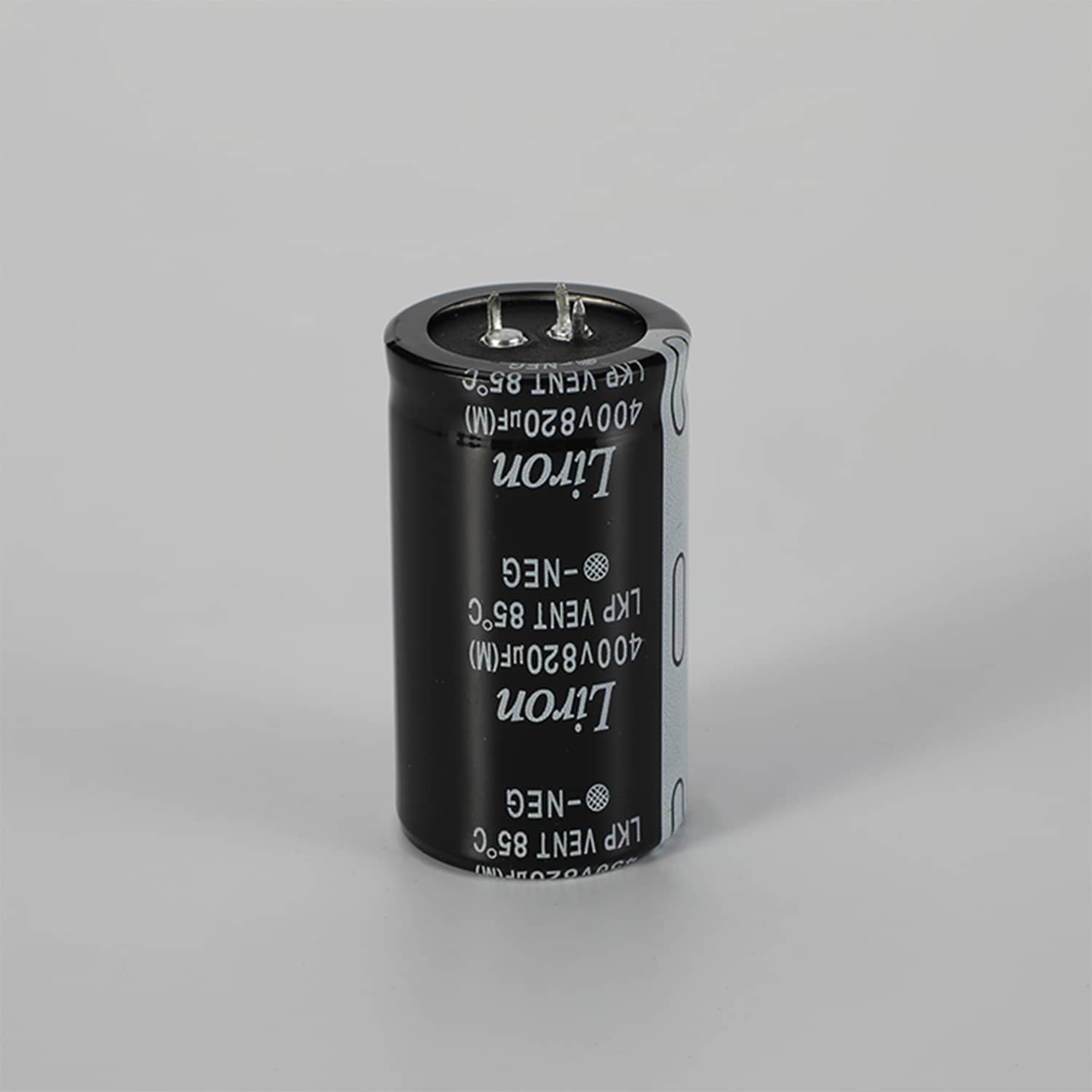 Screw terminal capacitor